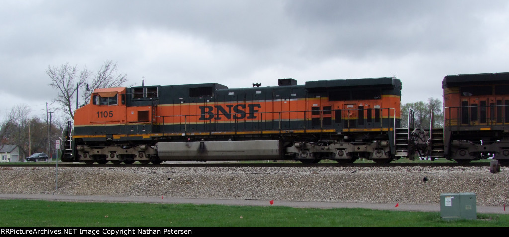 BNSF 1105